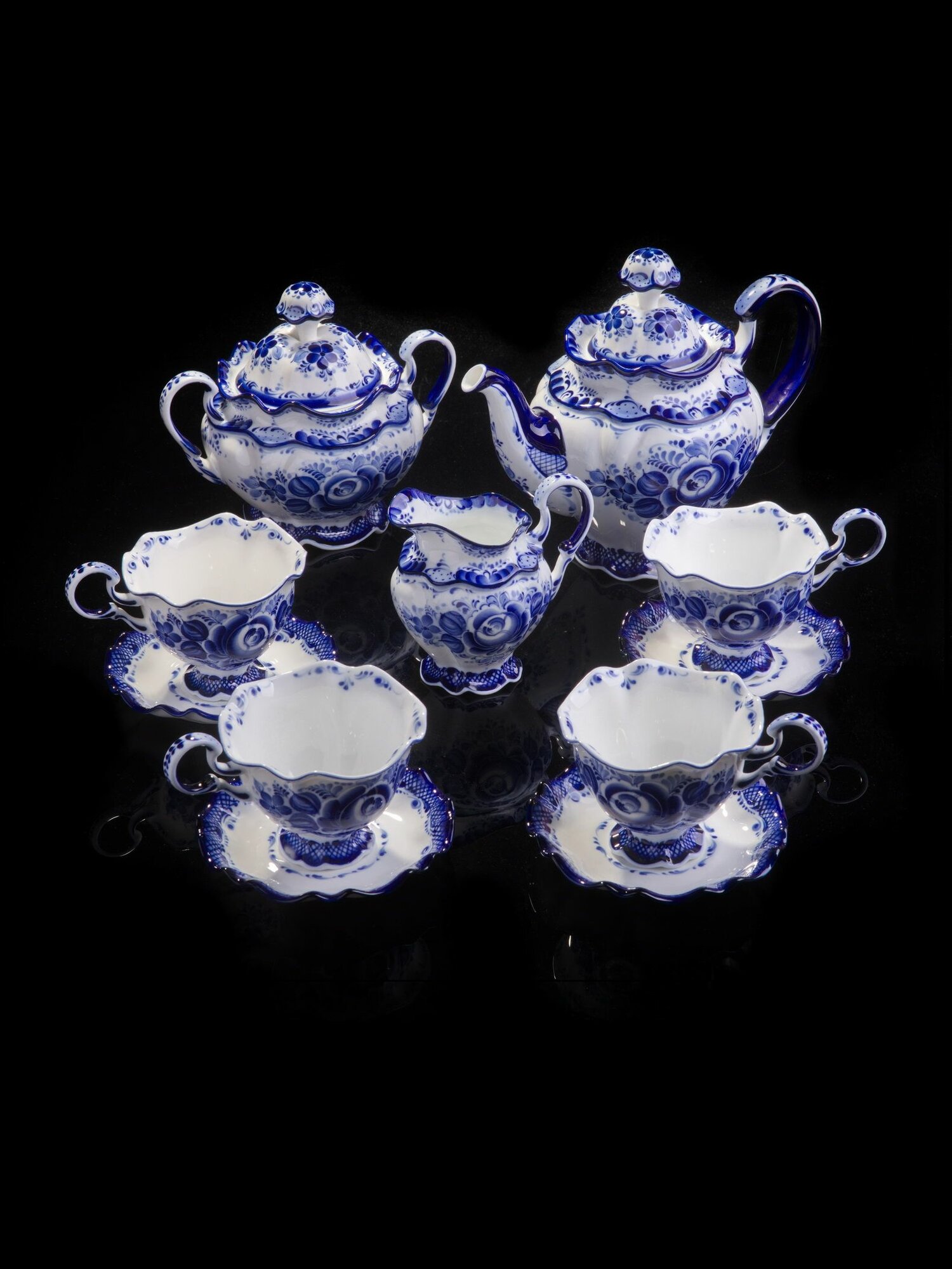 Сервиз чайный из фарфора