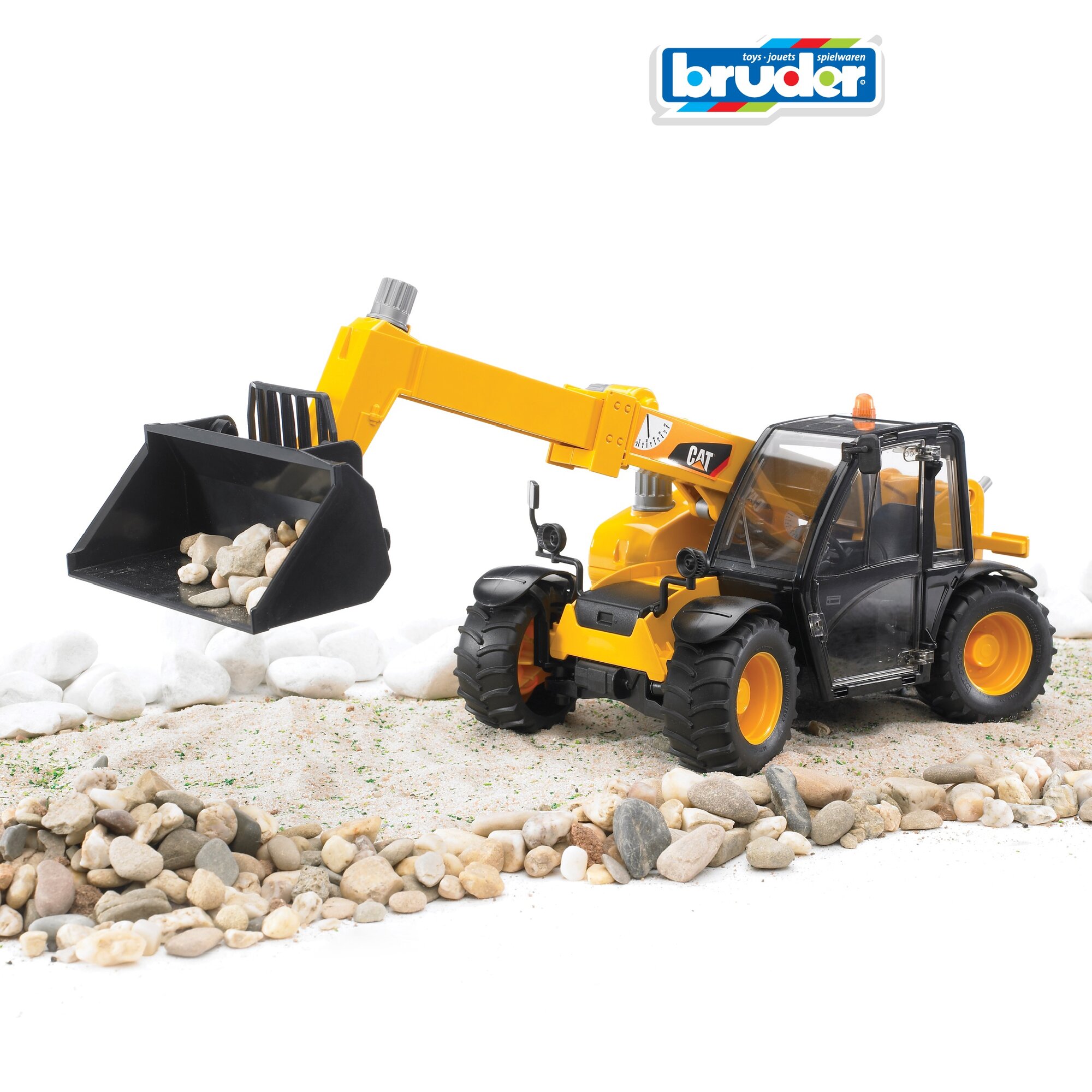 Погрузчик Bruder CAT Telehandler с ковшом 1:16