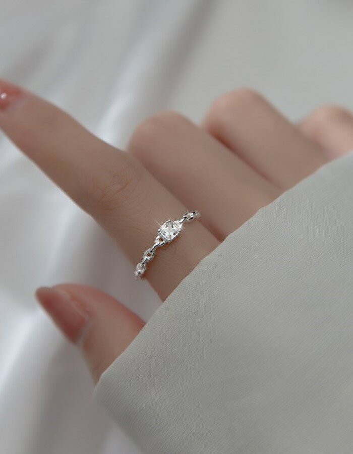 Кольцо плетеное, циркон