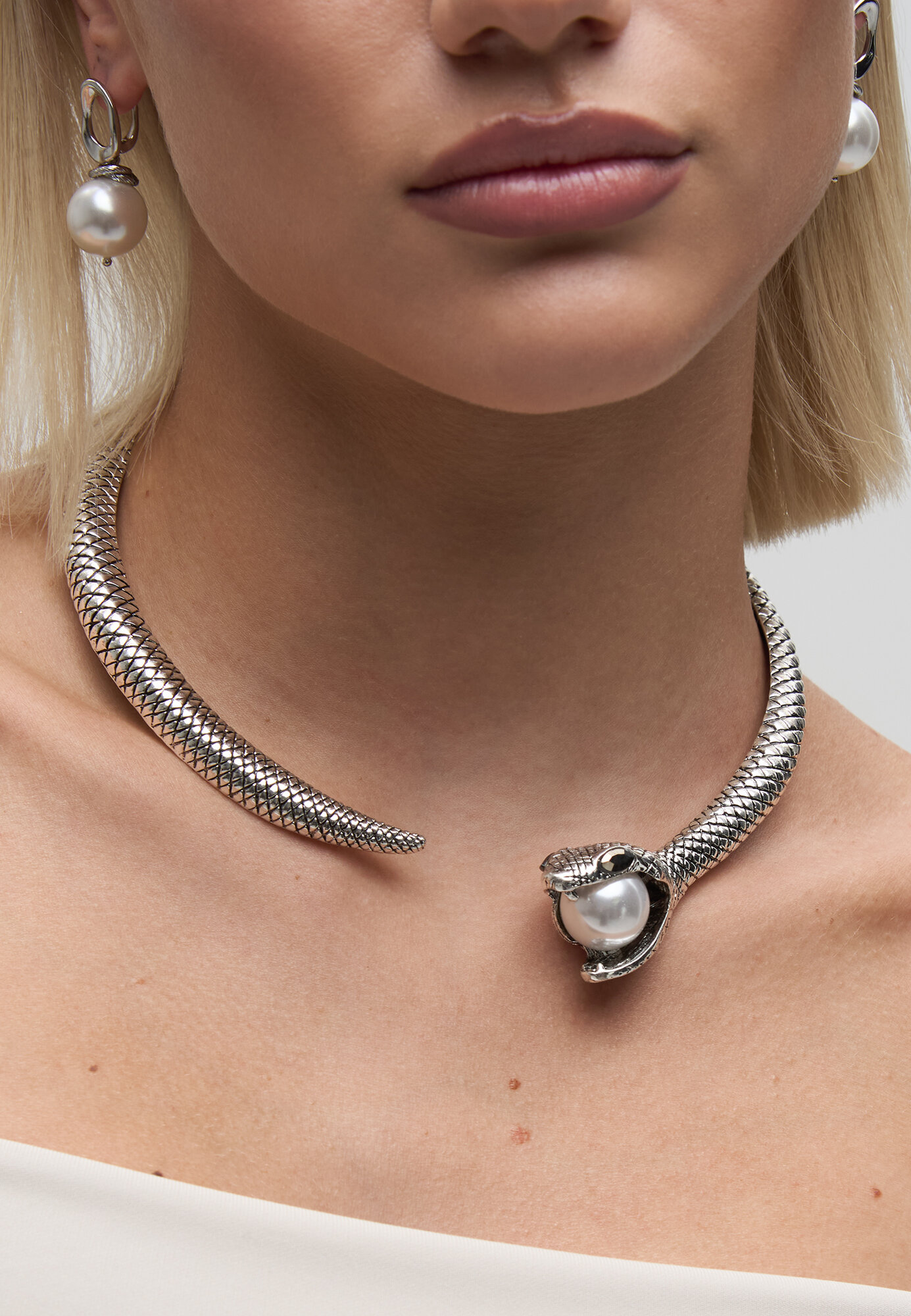 Колье, стекло