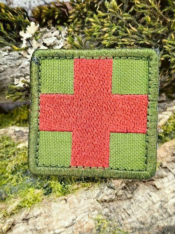 Нашивка-патч медицинский крест 5х5 оливковая