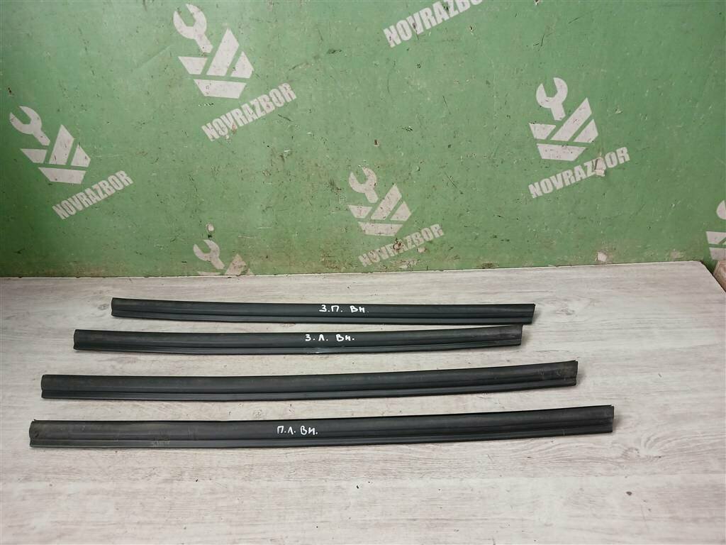 Молдинг стекла LADA Granta 2011+