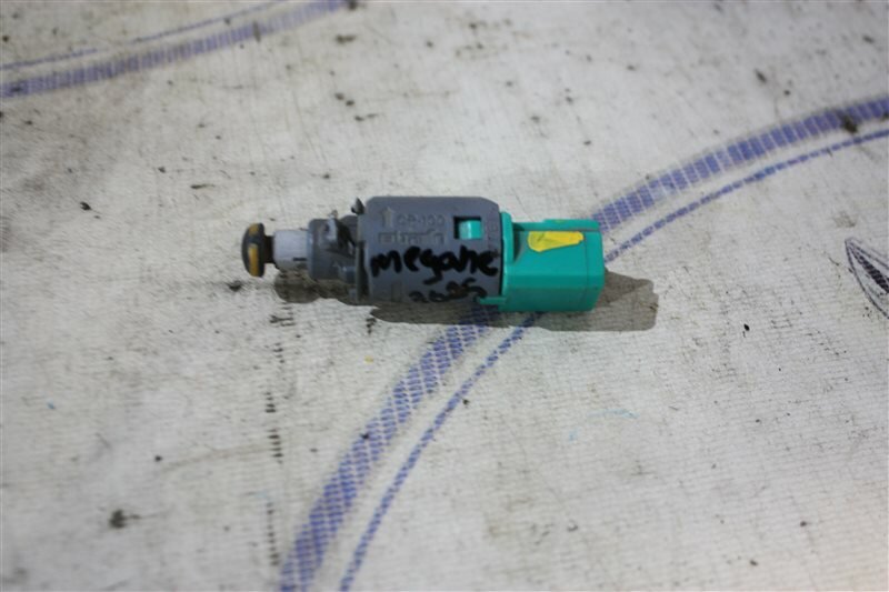 Б/У концевик педали сцепления Renault Megane 2006 LM K4M 9691 RENAULT арт. 8200168240