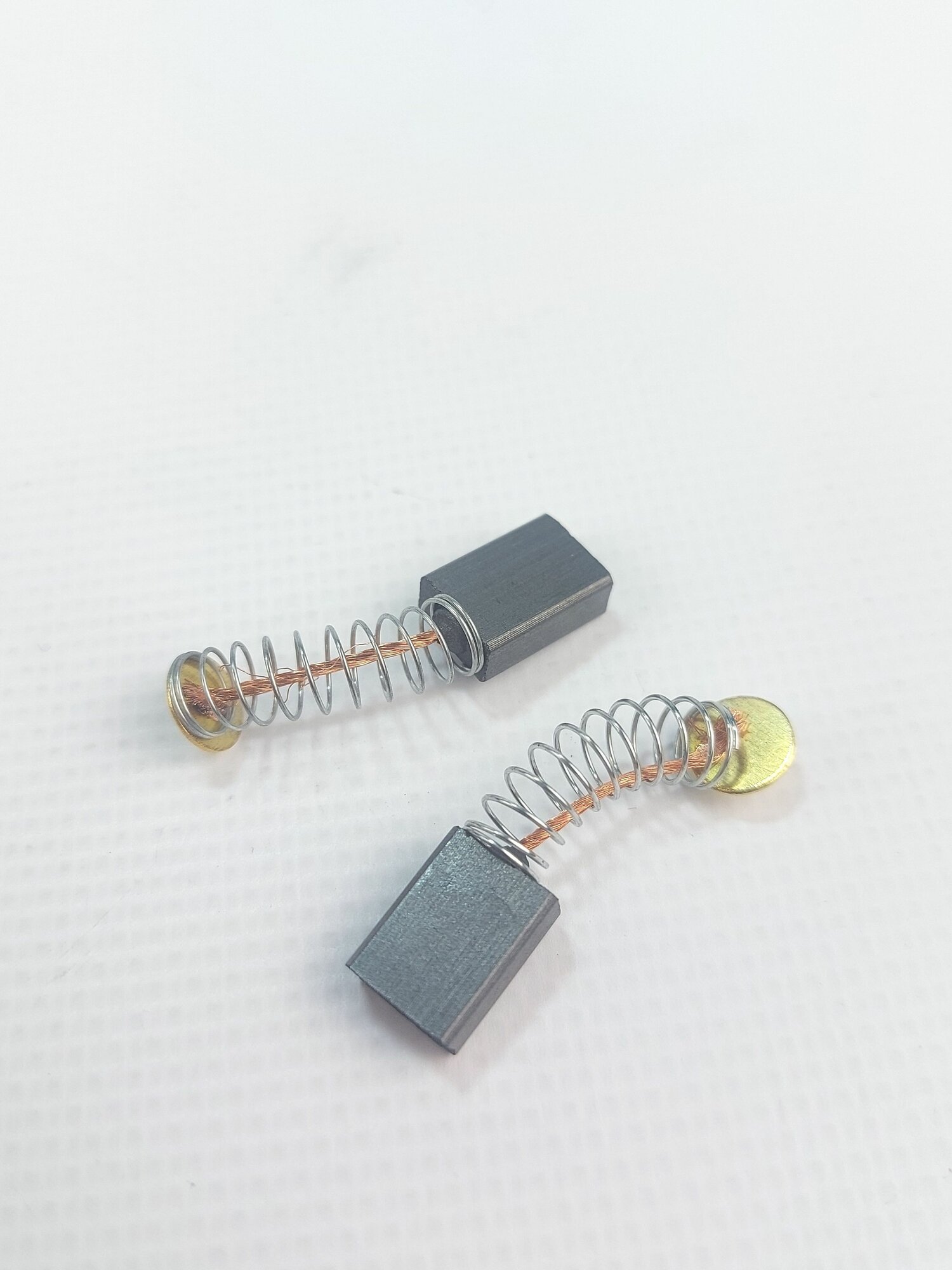 Щетка угольная 5х 9х12 Интерскол Р-82ТС