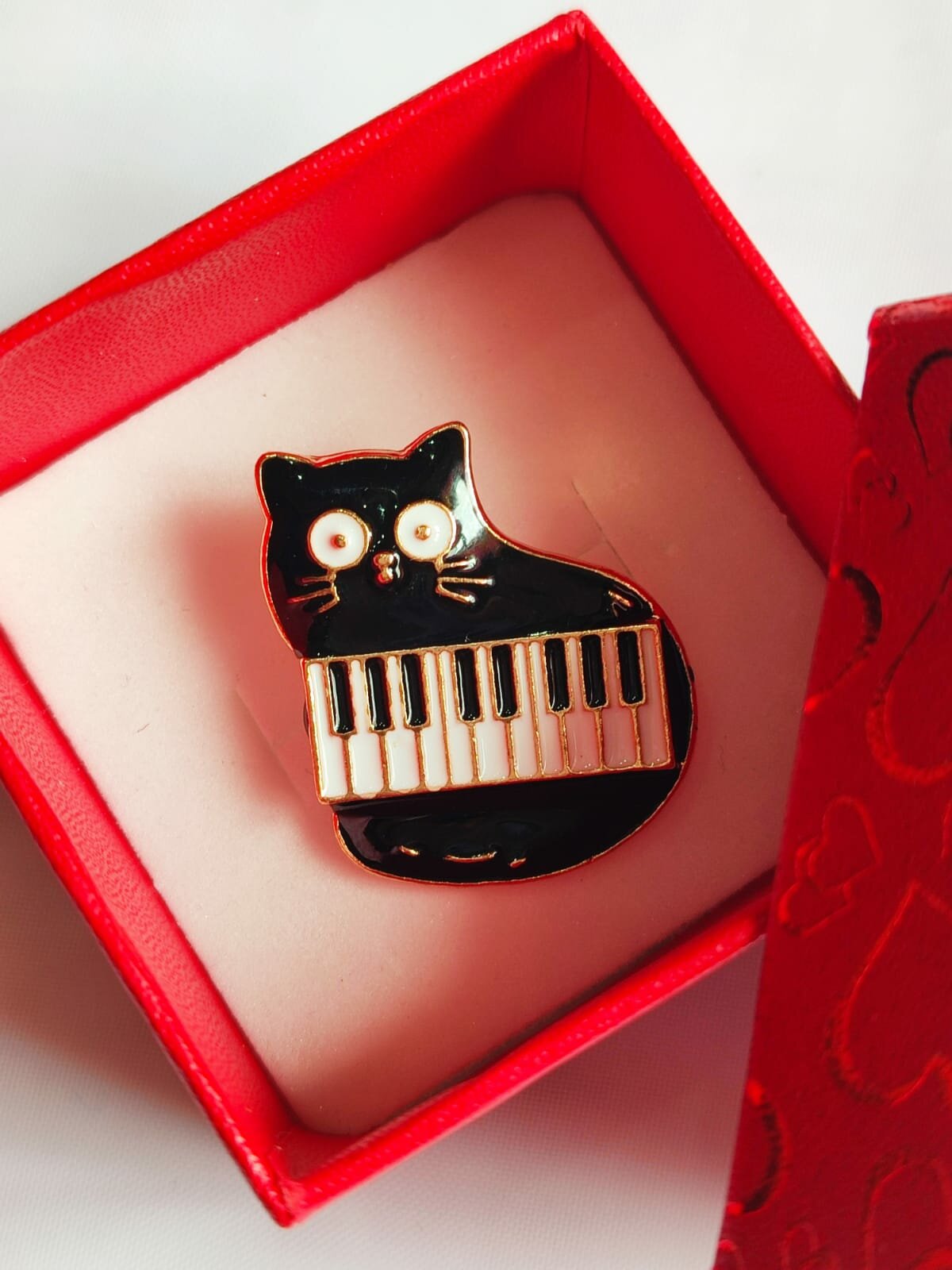 Брошь, эмаль