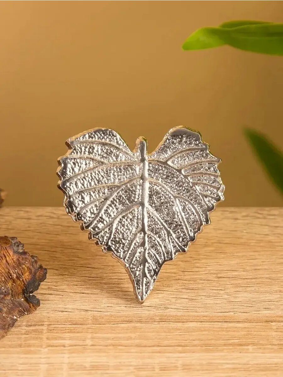 Стильное кольцо для салфеток с кленовым листом