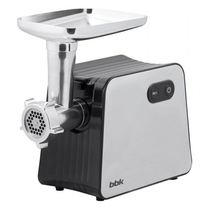 Мясорубка электрическая BBK MG3001 металлик/черный, мощность 800 Вт, функция реверса, 4 насадки в комплекте