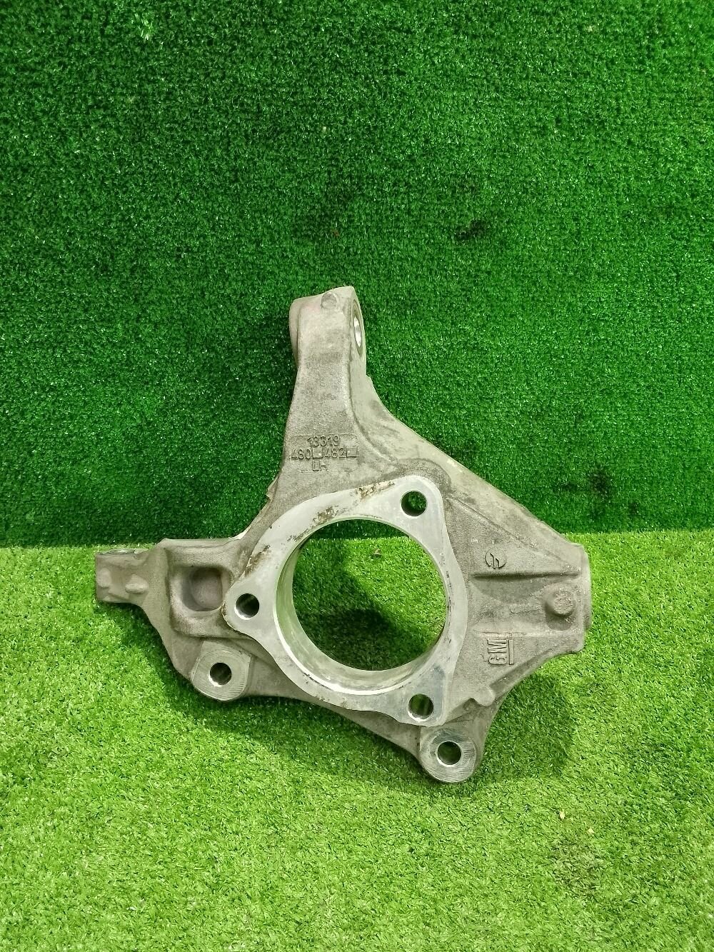 Кулак поворотный левый Chevrolet Cruze 49ткм Б/У с пробегом