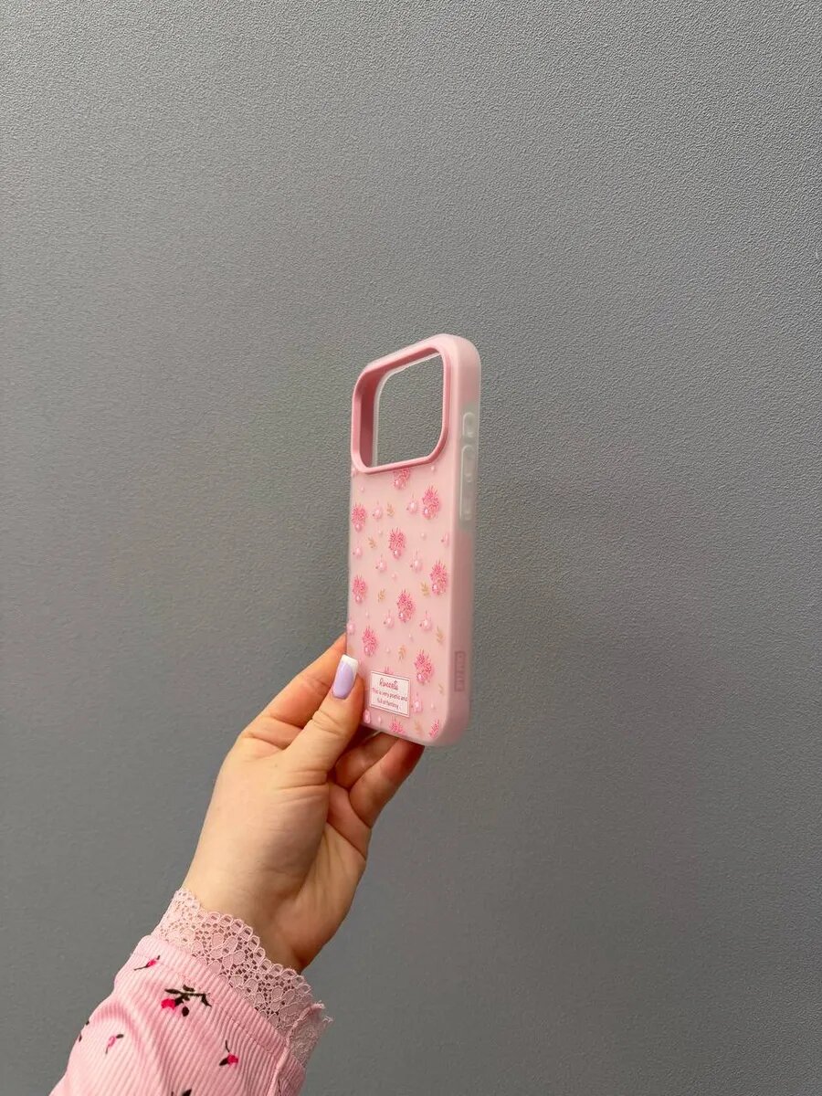Чехол для iPhone 17 Pro "Цветочки", розовый, беспроводная зарядка — фото 1