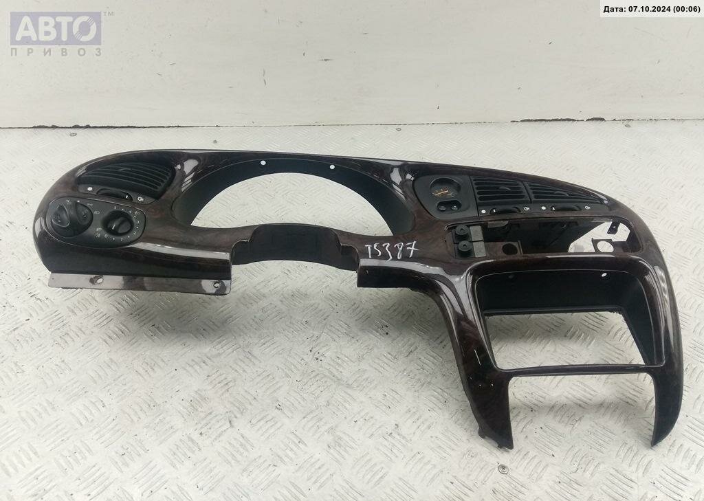 Рамка (обрамление) щитка приборов Ford Scorpio 2 (1994-1998)