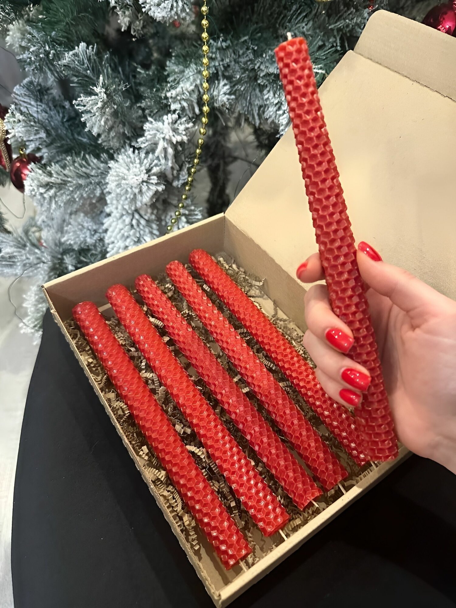 Набор свечей из вощины подарочный красный 6 шт