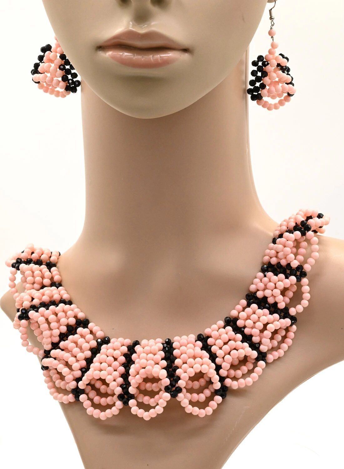 Колье, коралл