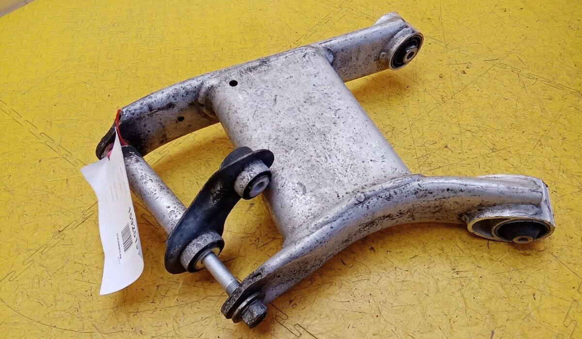 Рычаг задний 5-серия E39 BMW 33326755471