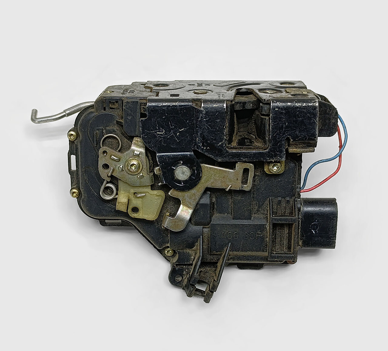 Замок двери передней правой Audi A6 С5