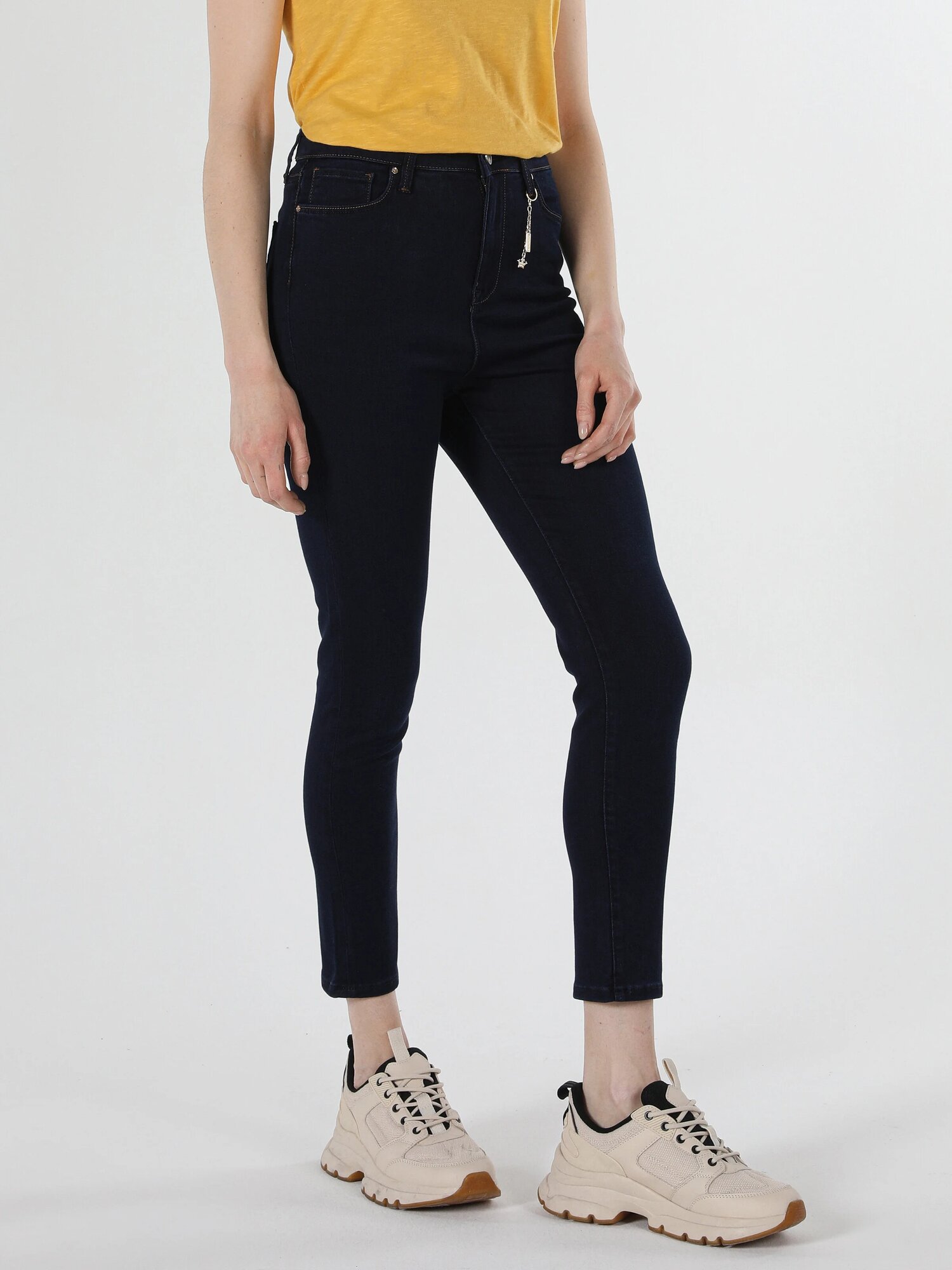 Джинсы 760 DIANA Super Slim Fit 