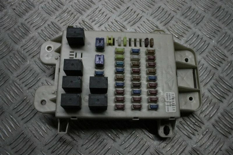 Б/У Блок предохранителей Chery Tiggo 1 T11 / Чери Тигго 1 T11 2.0 SQR484F 136Л.С 2010