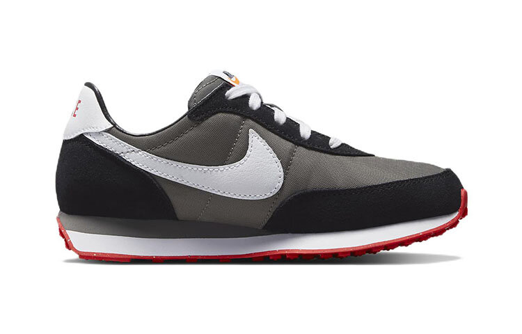 Туфли NIKE, размер 35 EU, черный, красный, белый — фото 1