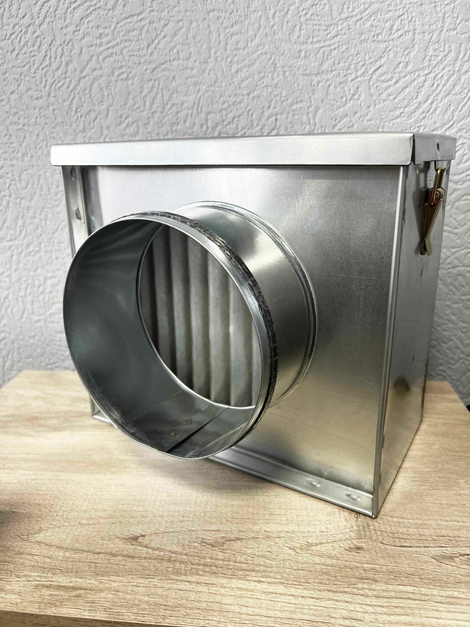 Фильтр-бокс (корпус) внутренний диаметр 100 мм с одной направляющей 30 мм для одного фильтра.