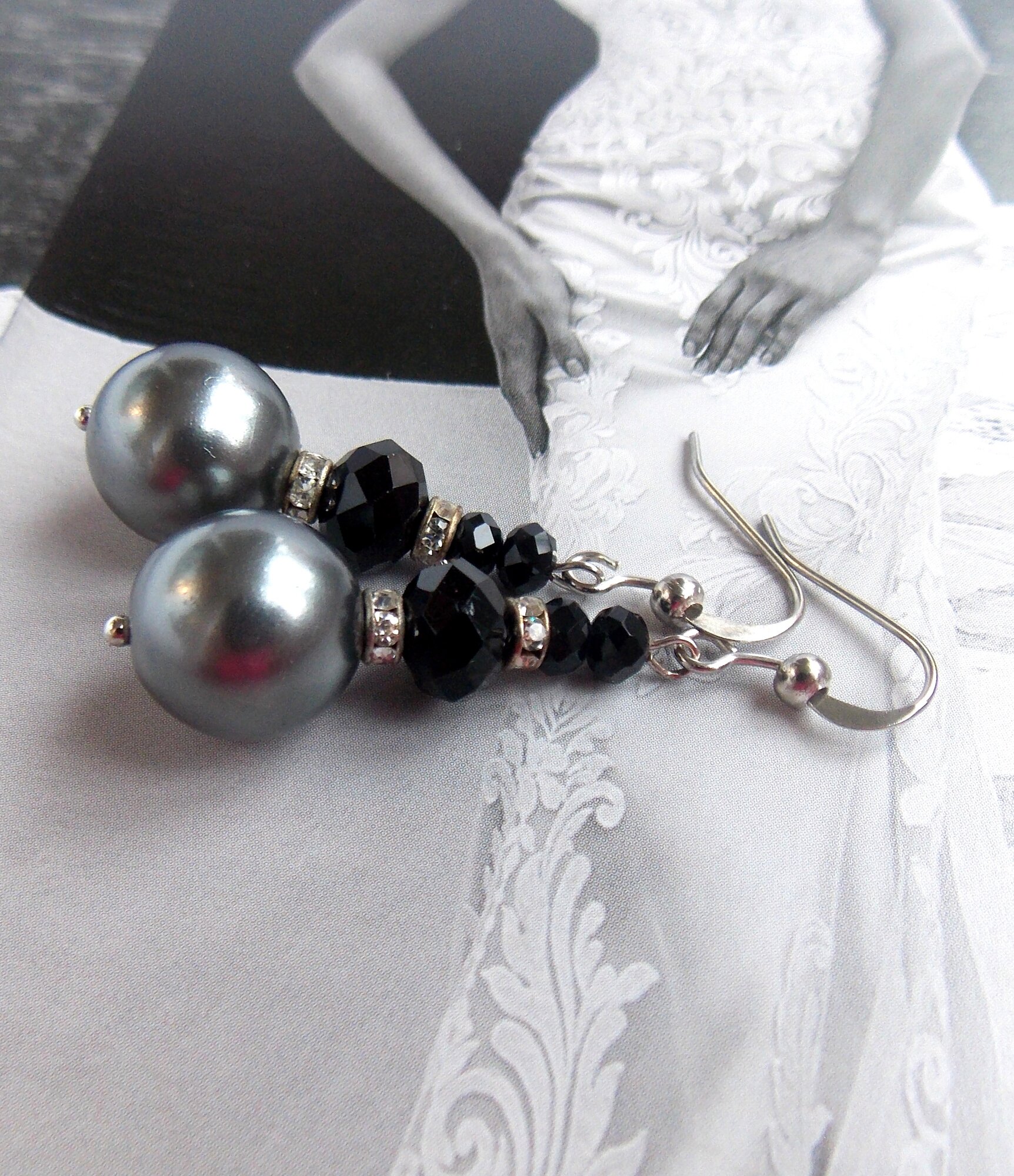 Серьги двусторонние, с подвесками, стекло, жемчуг имитация