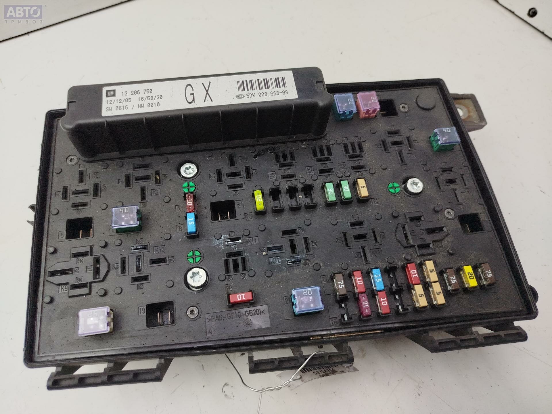 Блок предохранителей Opel Zafira B (2004-2014)