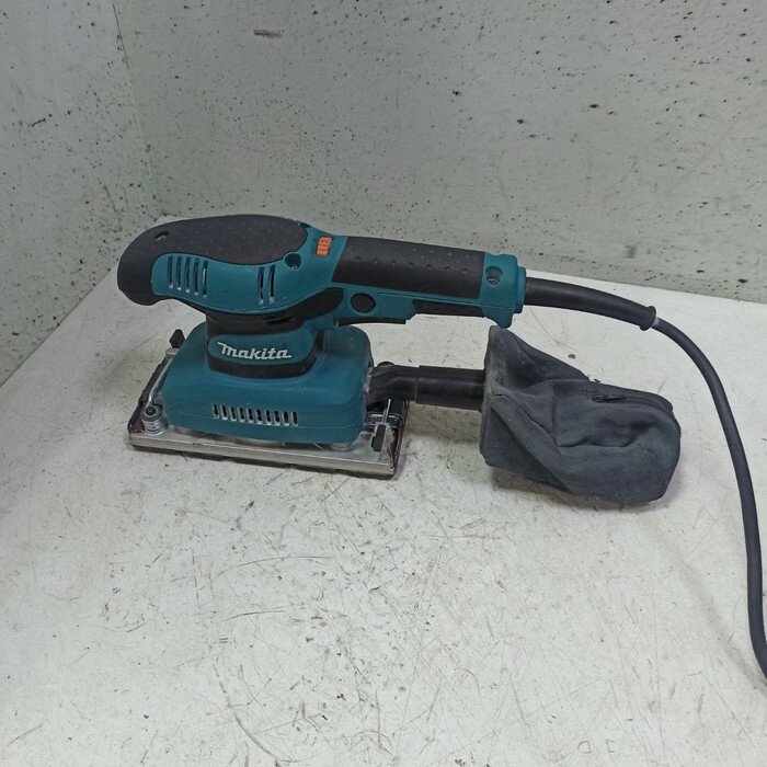 Шлифмашина Makita BO3711