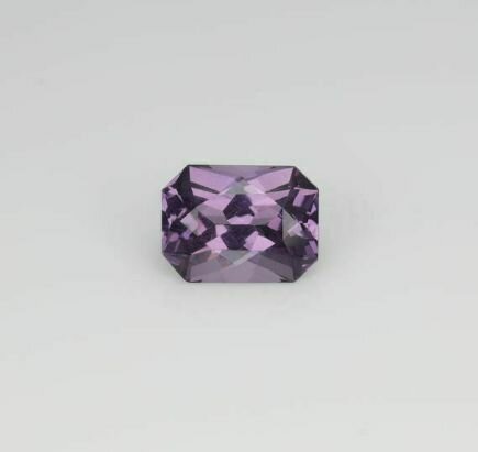Фиолетовая ограненная шпинель, ювелирная вставка, 1.55 карат "True Stones"