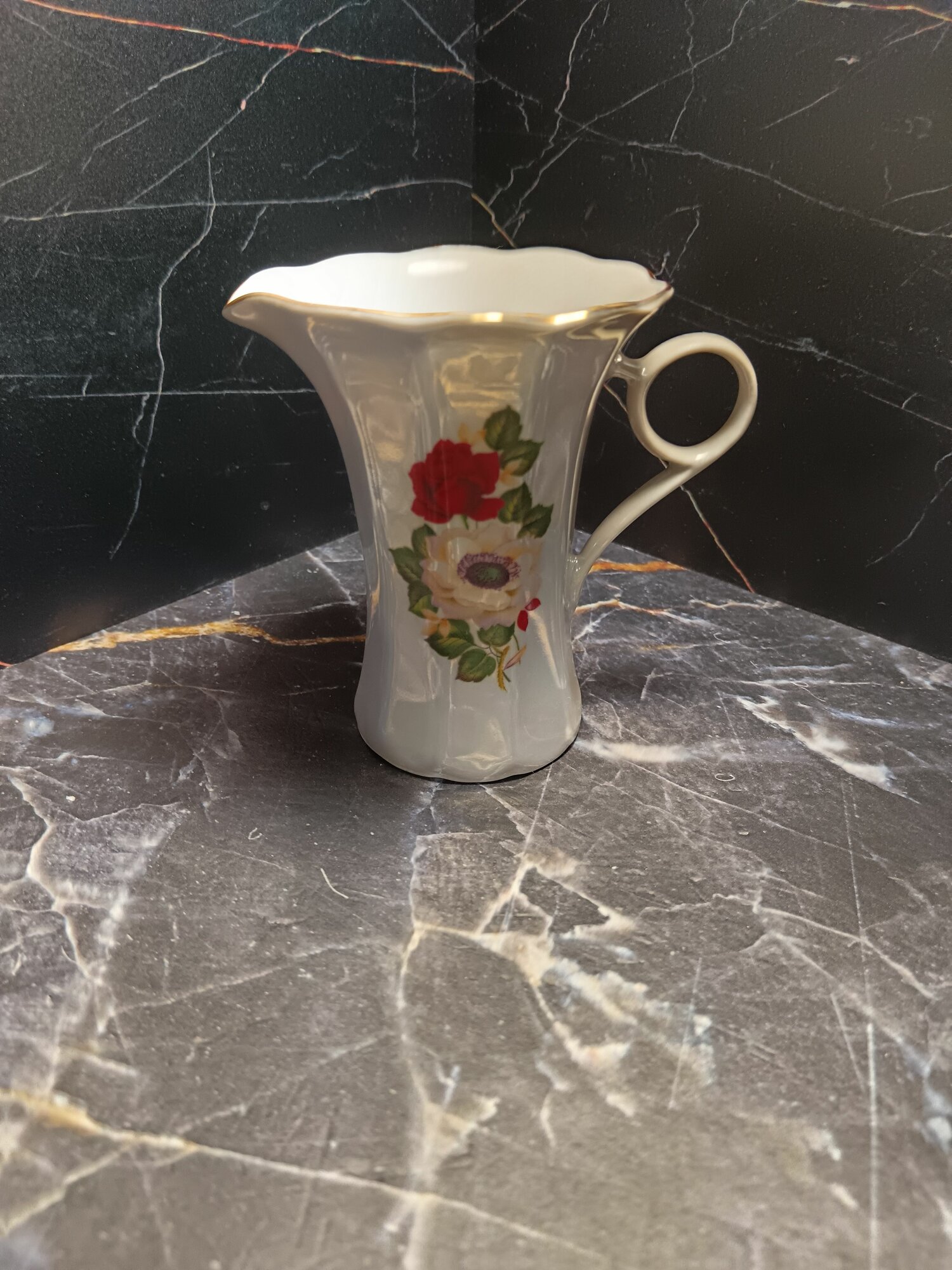 Молочник фарфоровый Коростень, винтажный