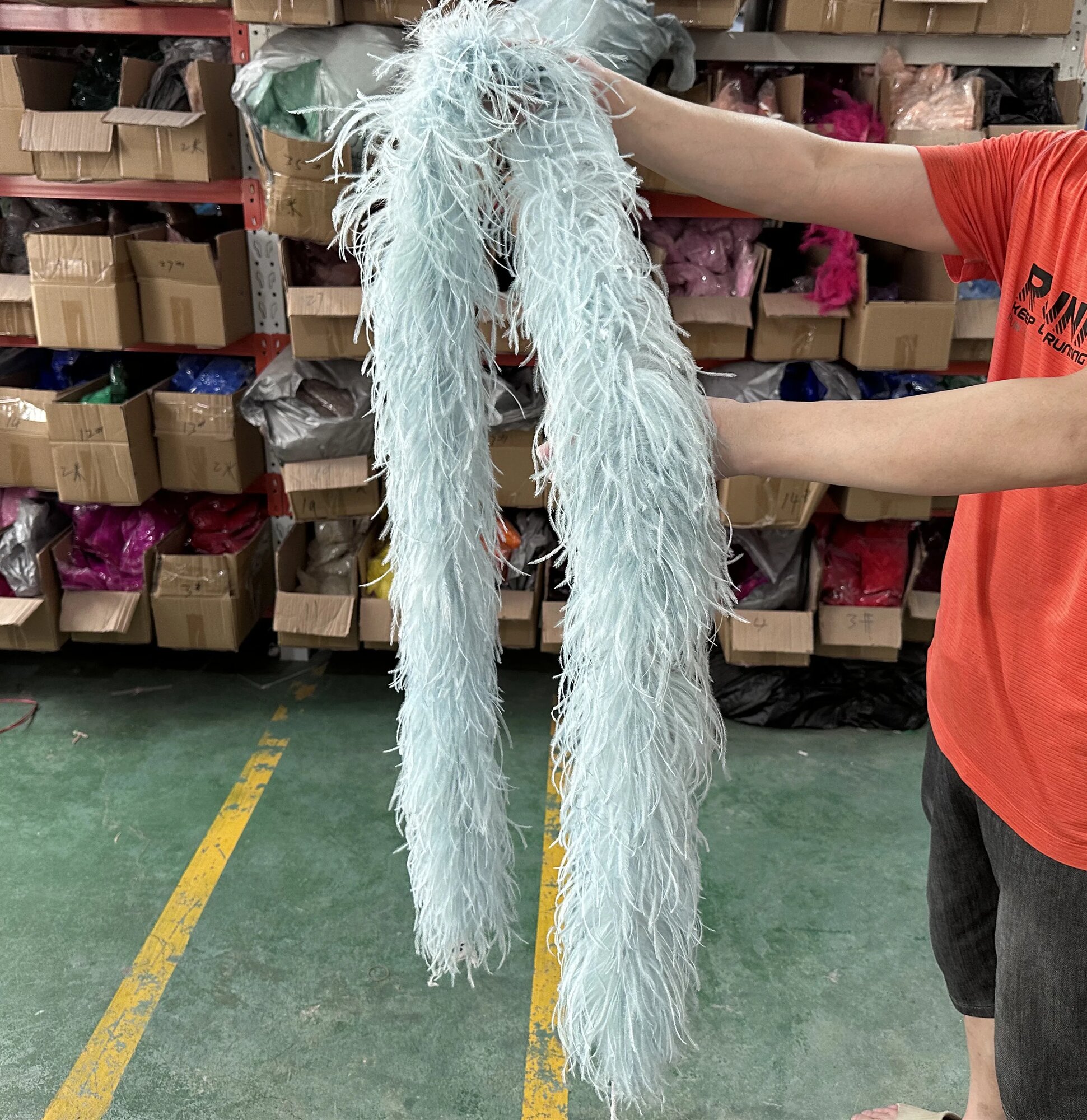 Боа из страусиных перьев 2 метра 1 PLY, light blue