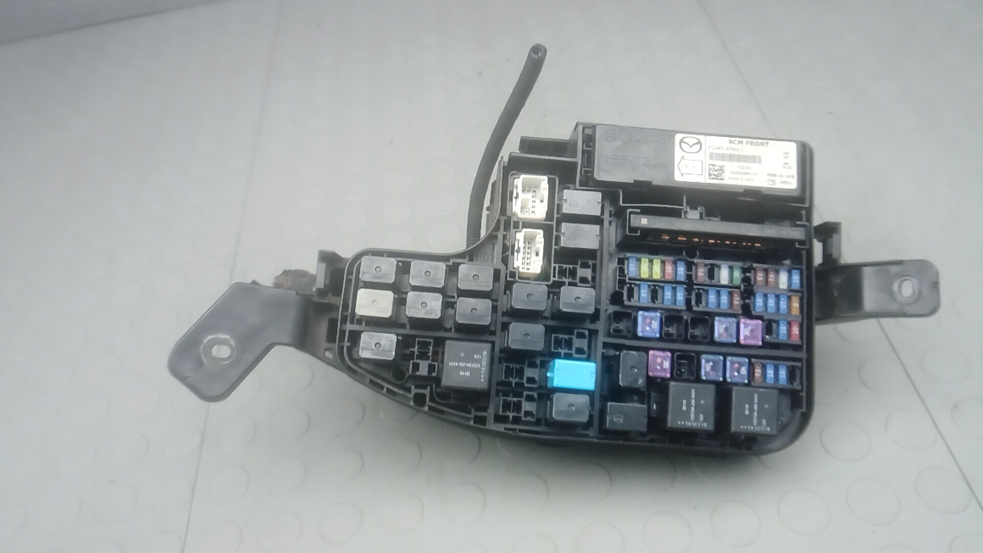 Блок предохранителей MAZDA 3 BM, Номер kd45675x0c