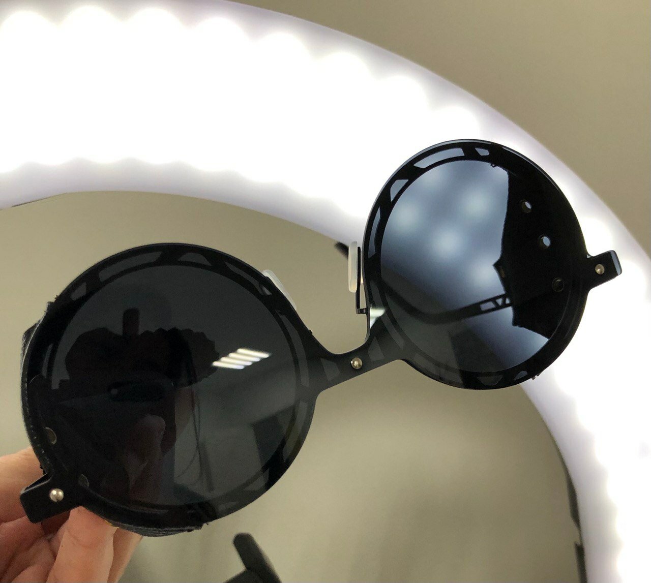 Солнцезащитные очки