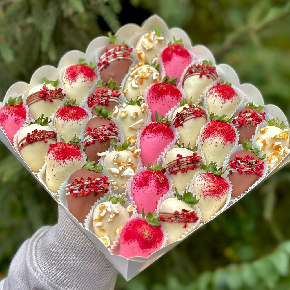 Клубника в шоколаде Набор в коробке "Cherry Love" 25-36 ягод