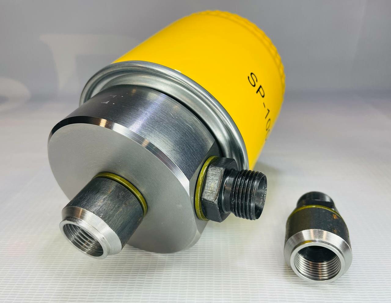 Фильтр масляный универсальный с кронштейном для гидрооборудования и гидробака средний с бонкой (стальной)