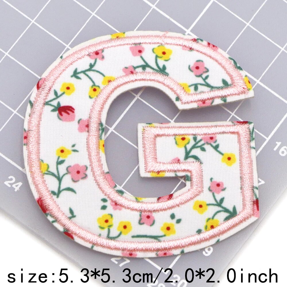 Буквы с вышивкой для одежды, белый цветок, 1 шт. G