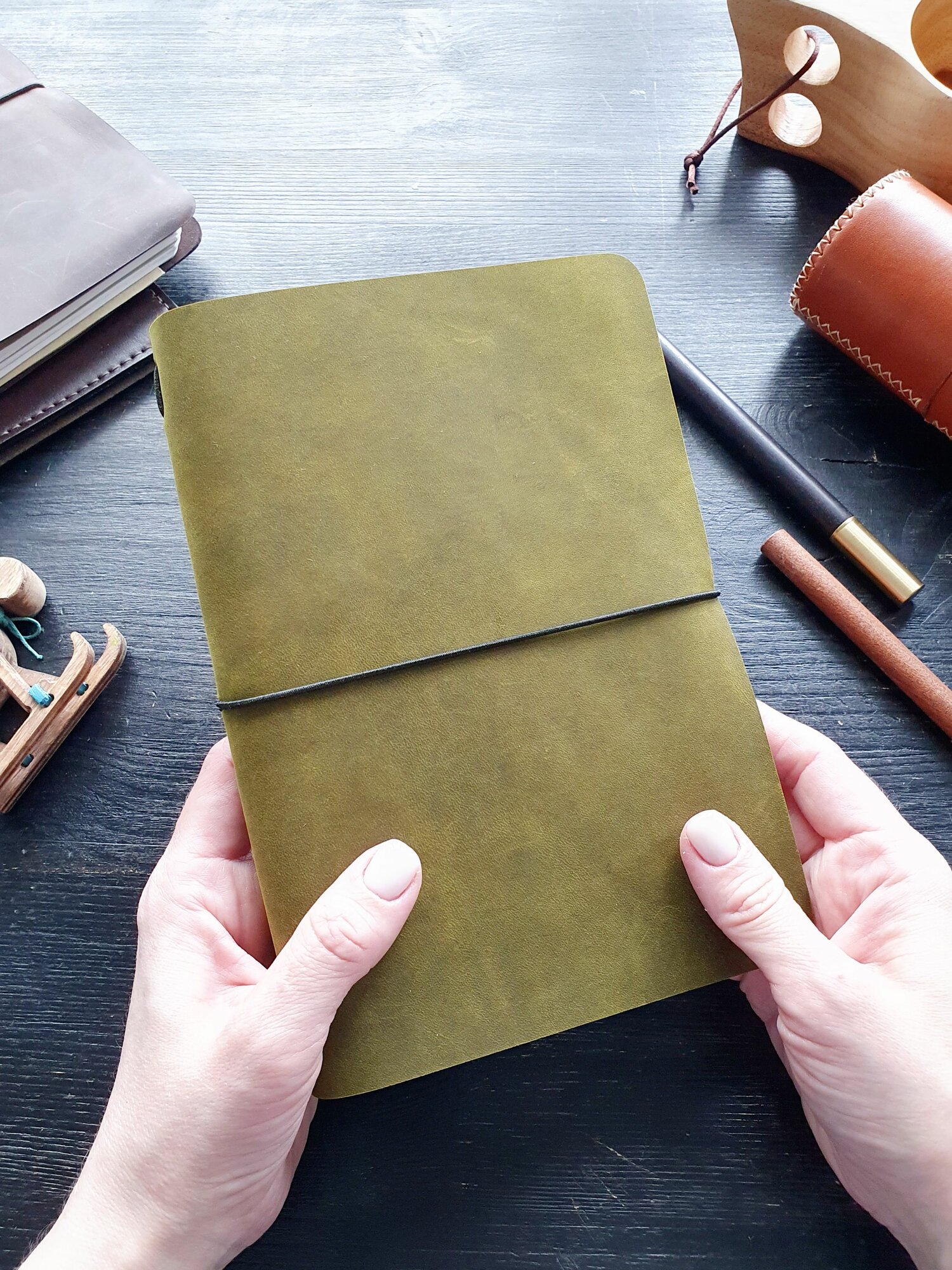 Кожаный блокнот А5 (15х21см) без разметки, в стиле Мидори (Midori) со сменными тетрадями на резинке, 90 листов