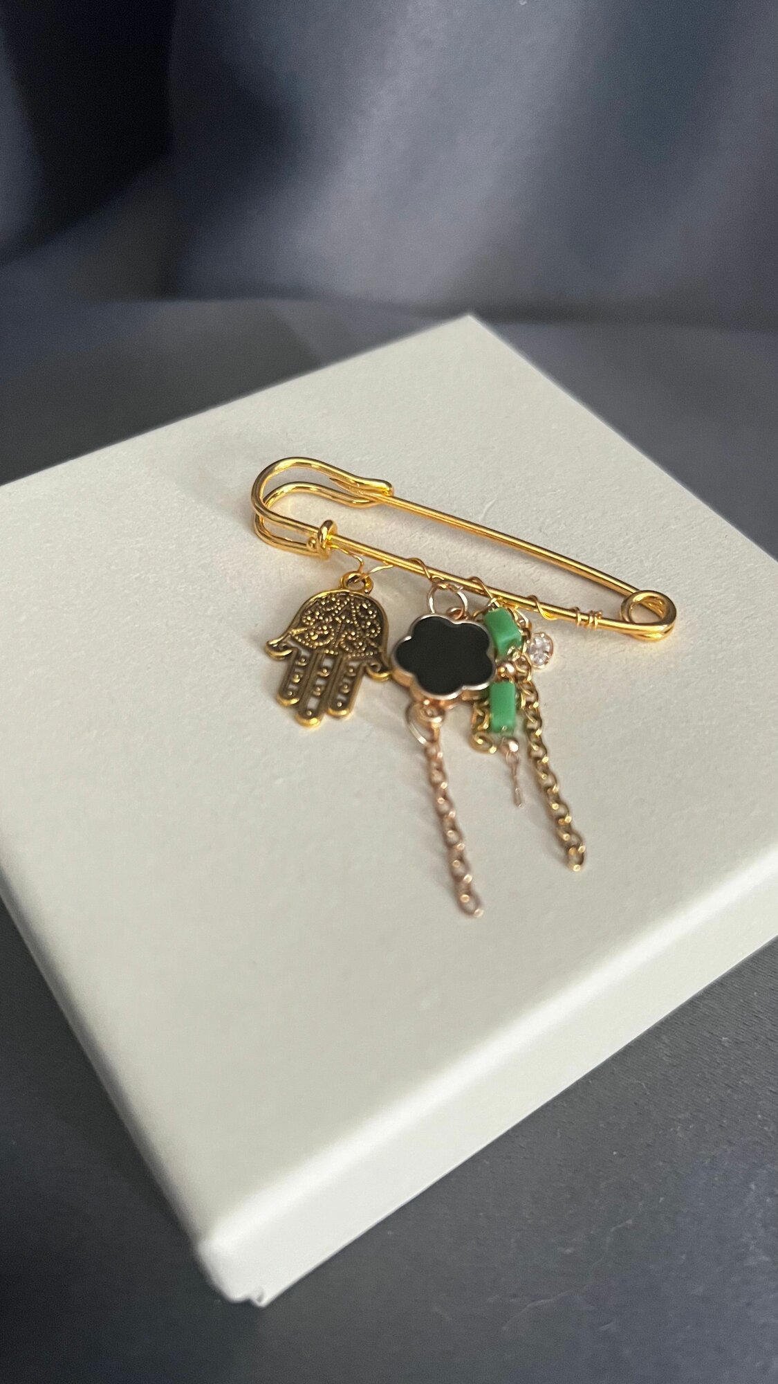 Брошь, агат