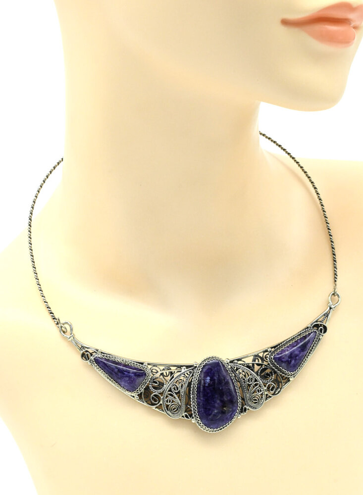 Колье, чароит