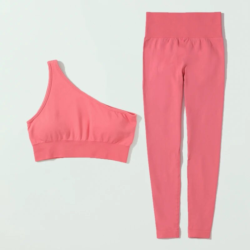 Костюм спортивный