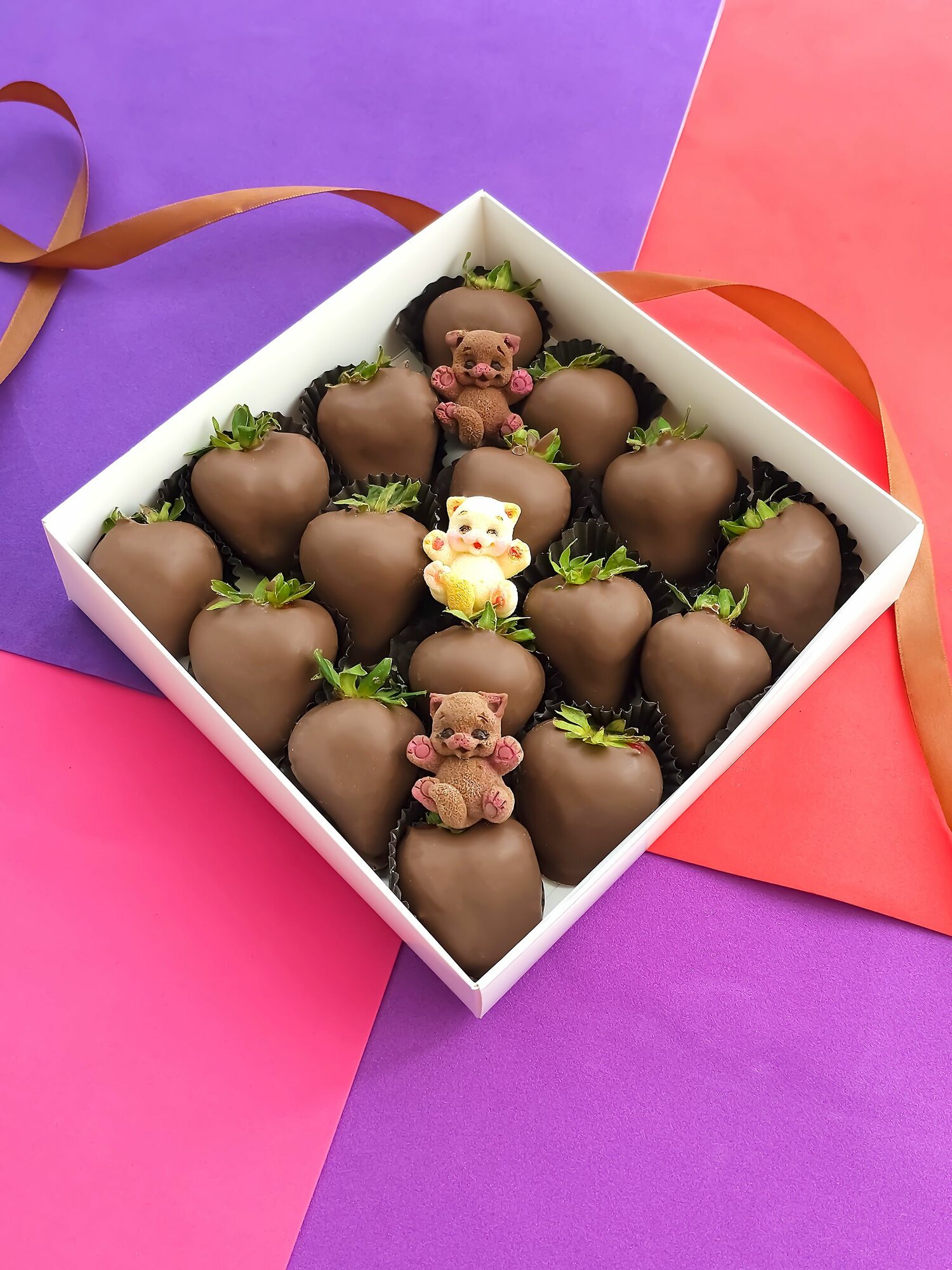 Клубника в шоколаде (16-25 ягод) "Мишка" подарок подруге, маме, жене на День рождения, Сладкий подарочный набор