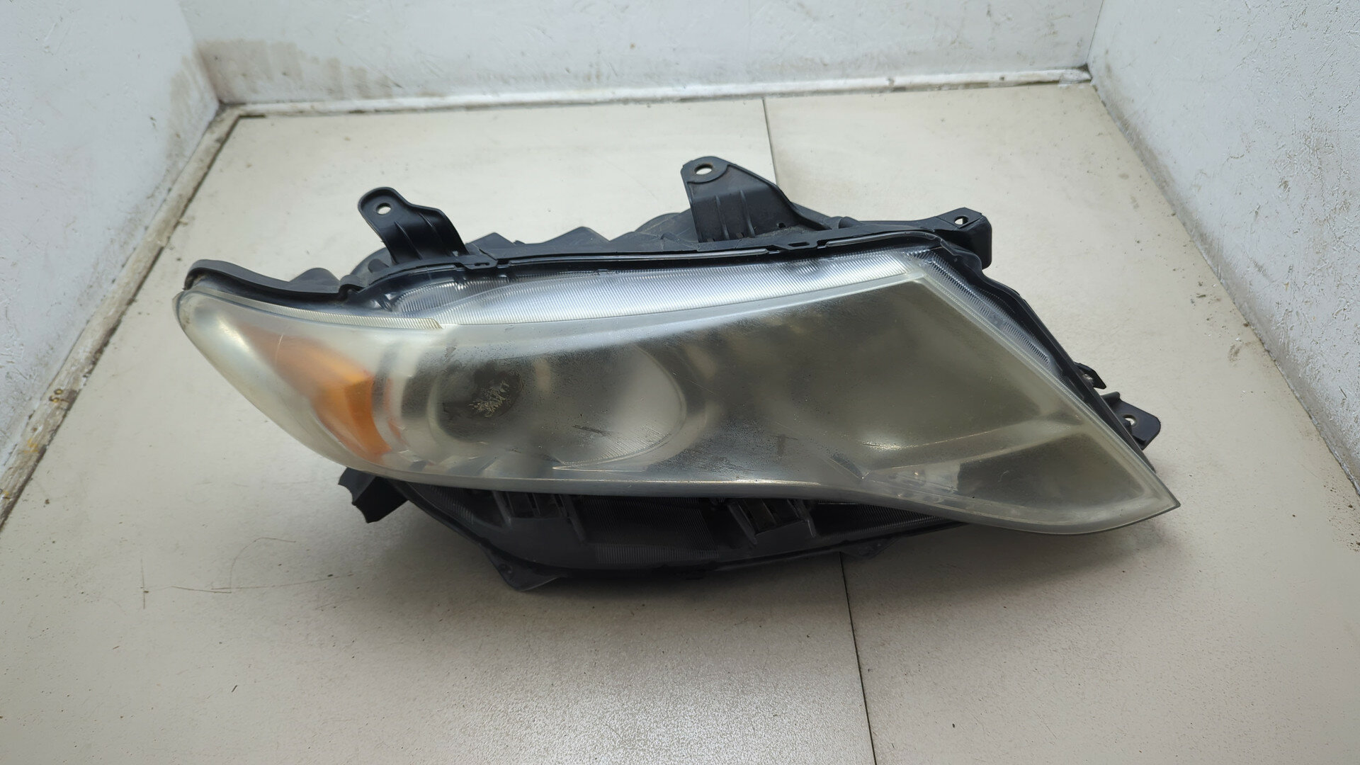 Фара (передняя) правая Toyota Venza Б/У