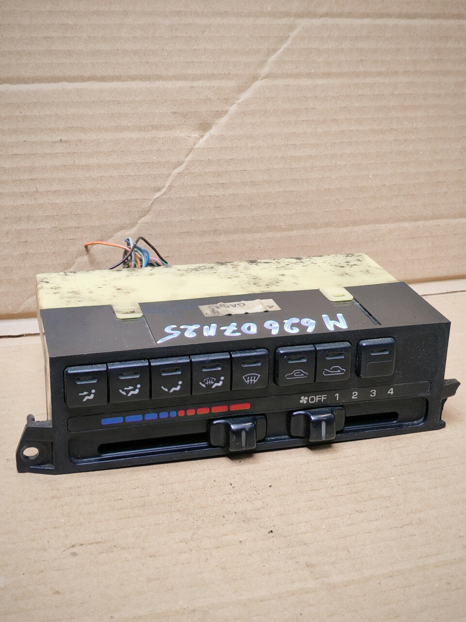 Блок управления печкой Mazda 626 GE (дефект крепления)