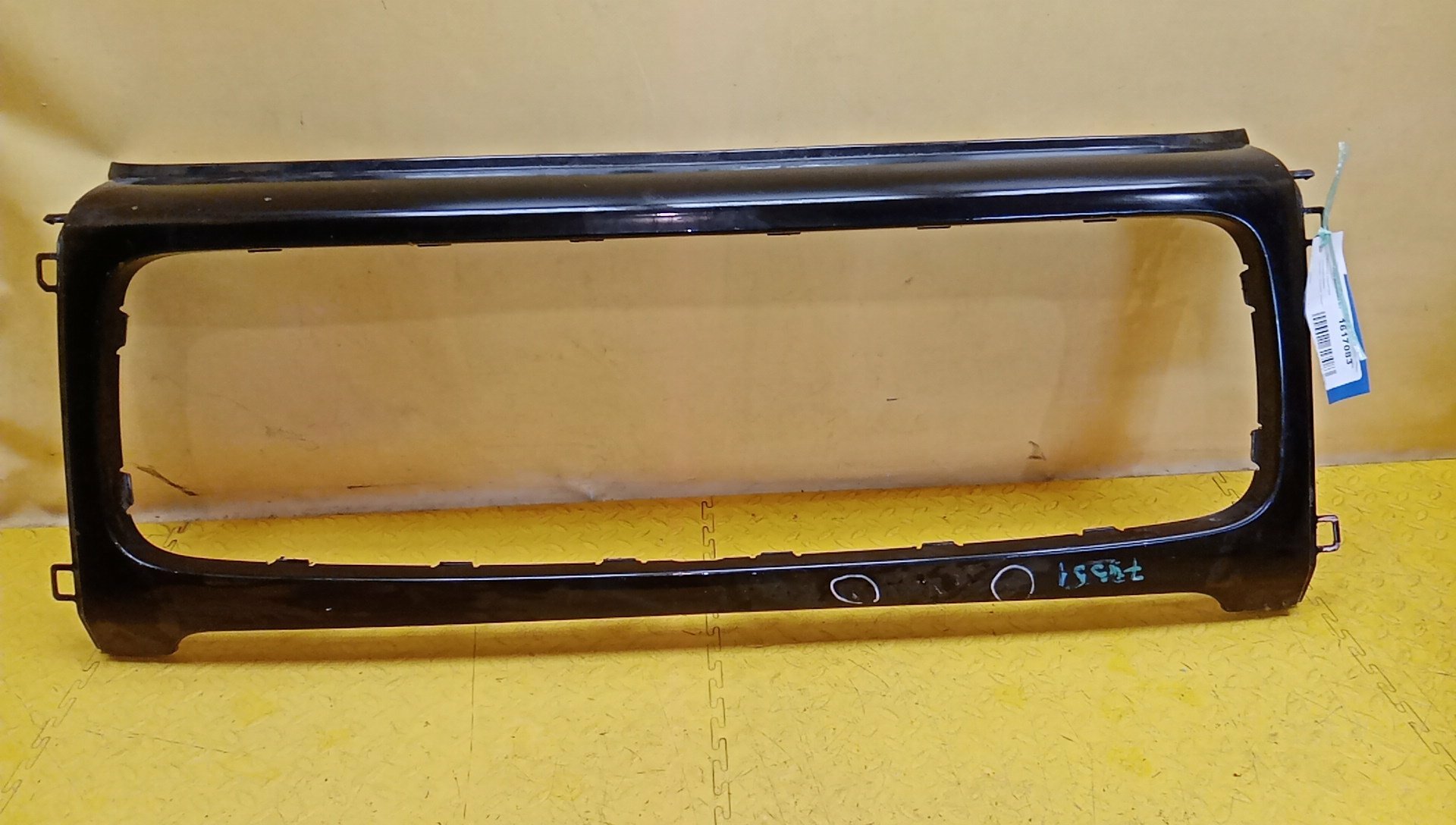 Решетка радиатора W463 G-klasse Mercedes-Benz A4638885200