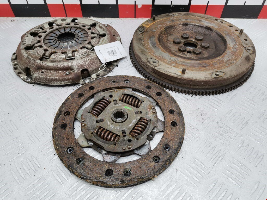 Маховик (демпфер сцепления) Ford Focus 1 98MM6375CA арт. 1733675