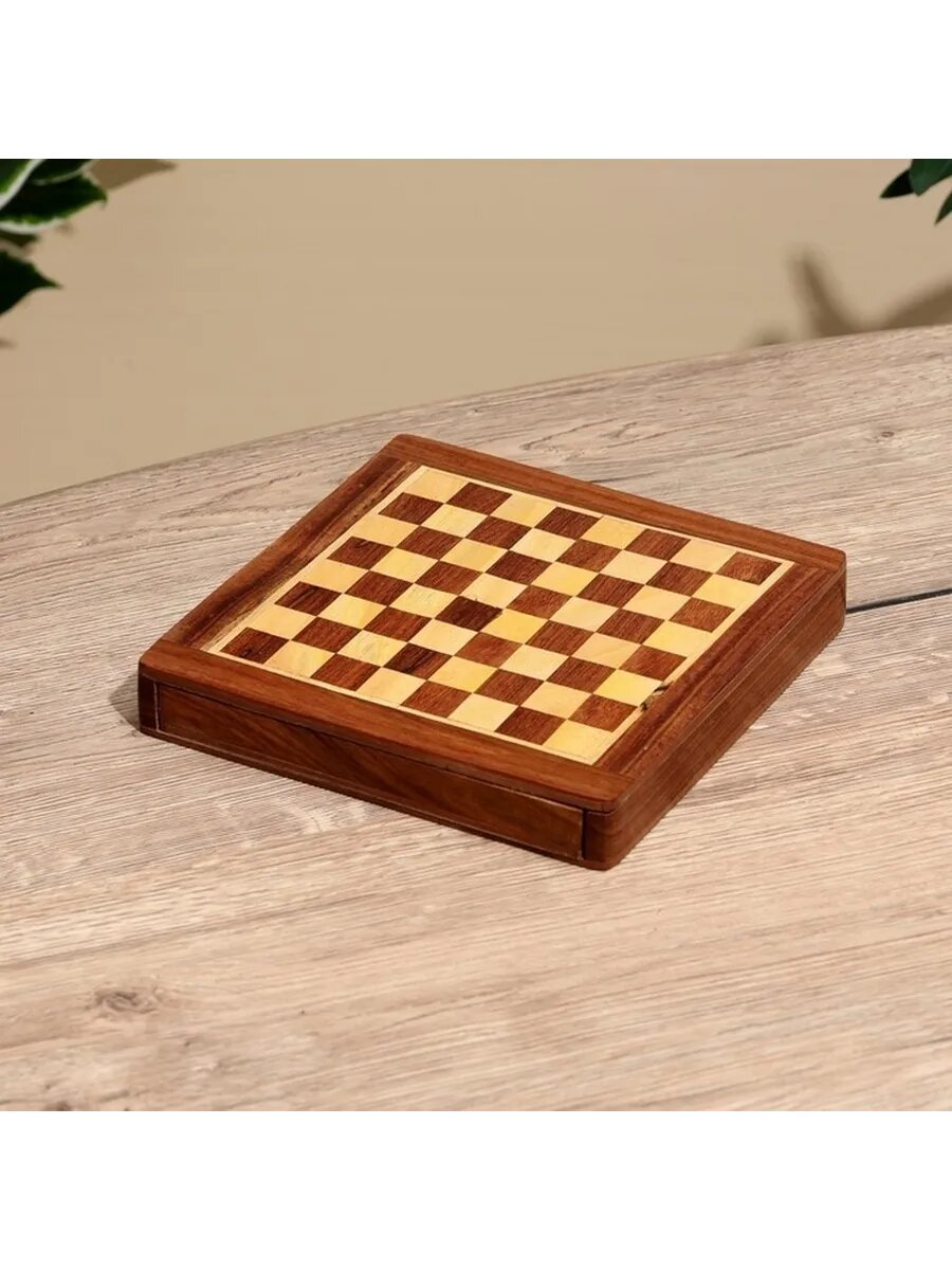 Магнитные шахматы из дерева для стратегии