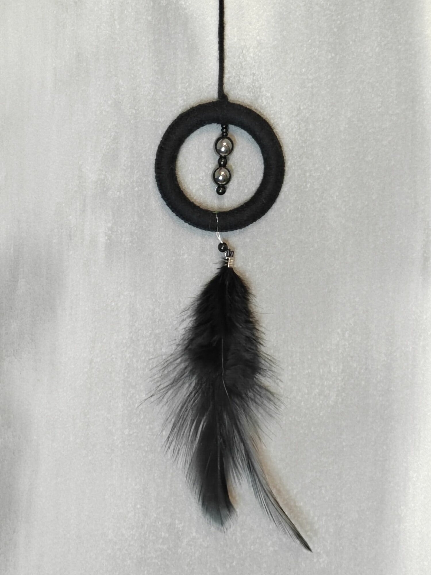 Оберег в машину с камнем гематит "Ловец снов"