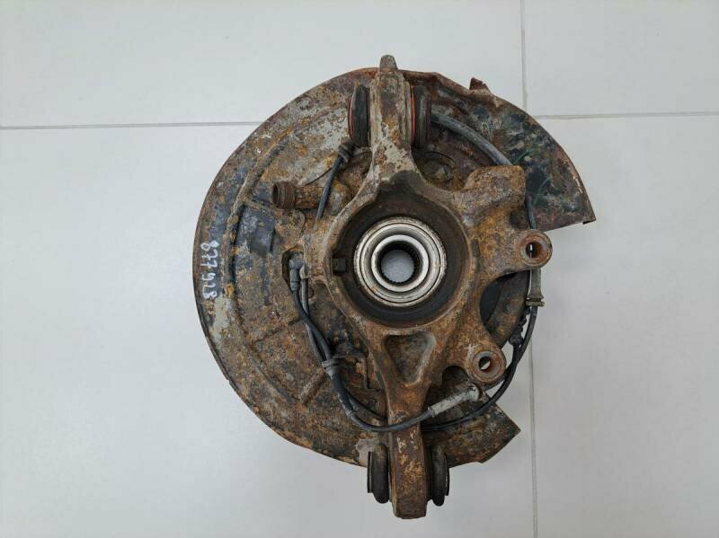 Кулак поворотный задний левый Land Rover Discovery 3 2004-2009 кат.номер: RLH500130