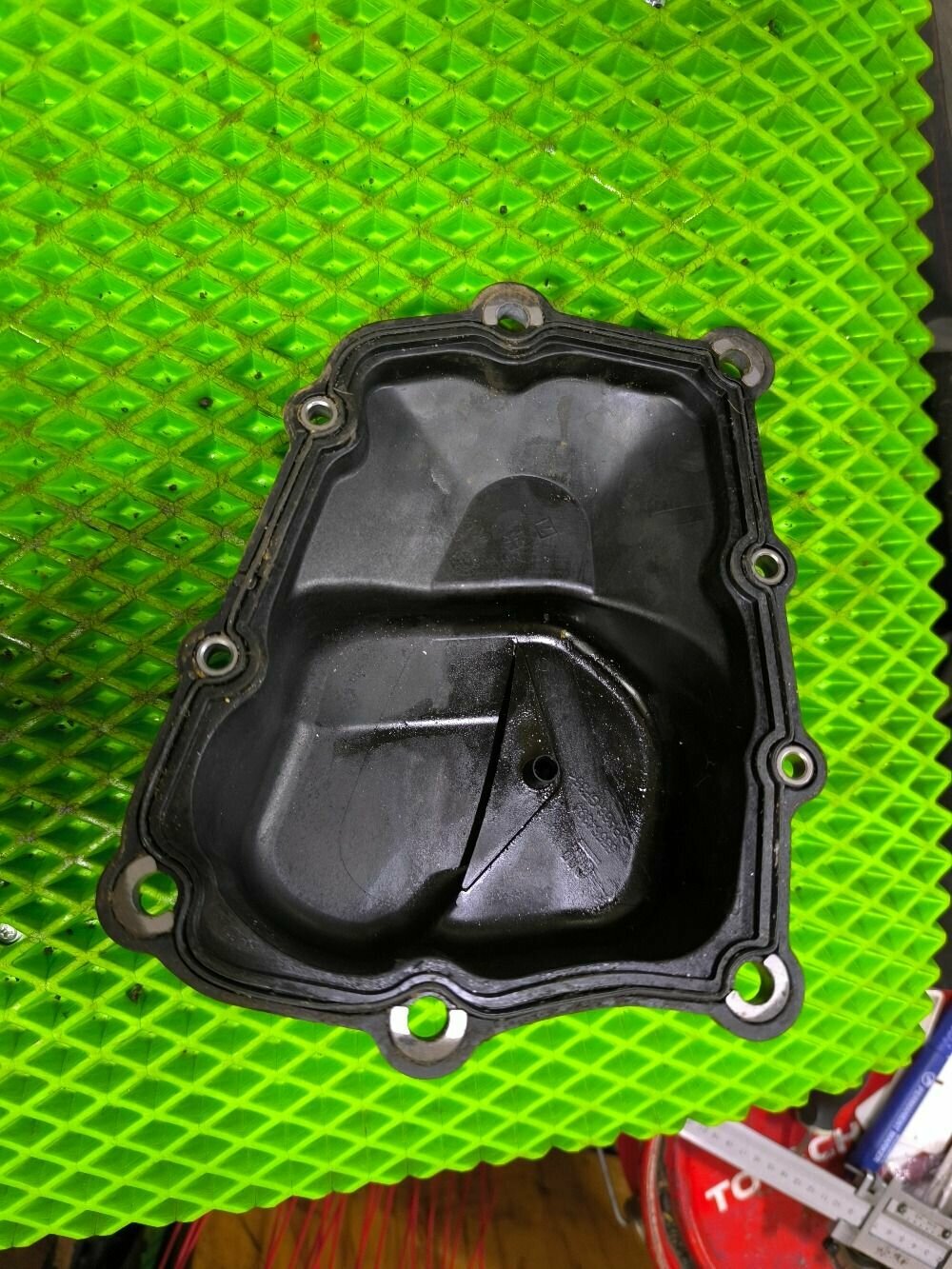 крышка 5 опель корса, астра и пр. 55564394