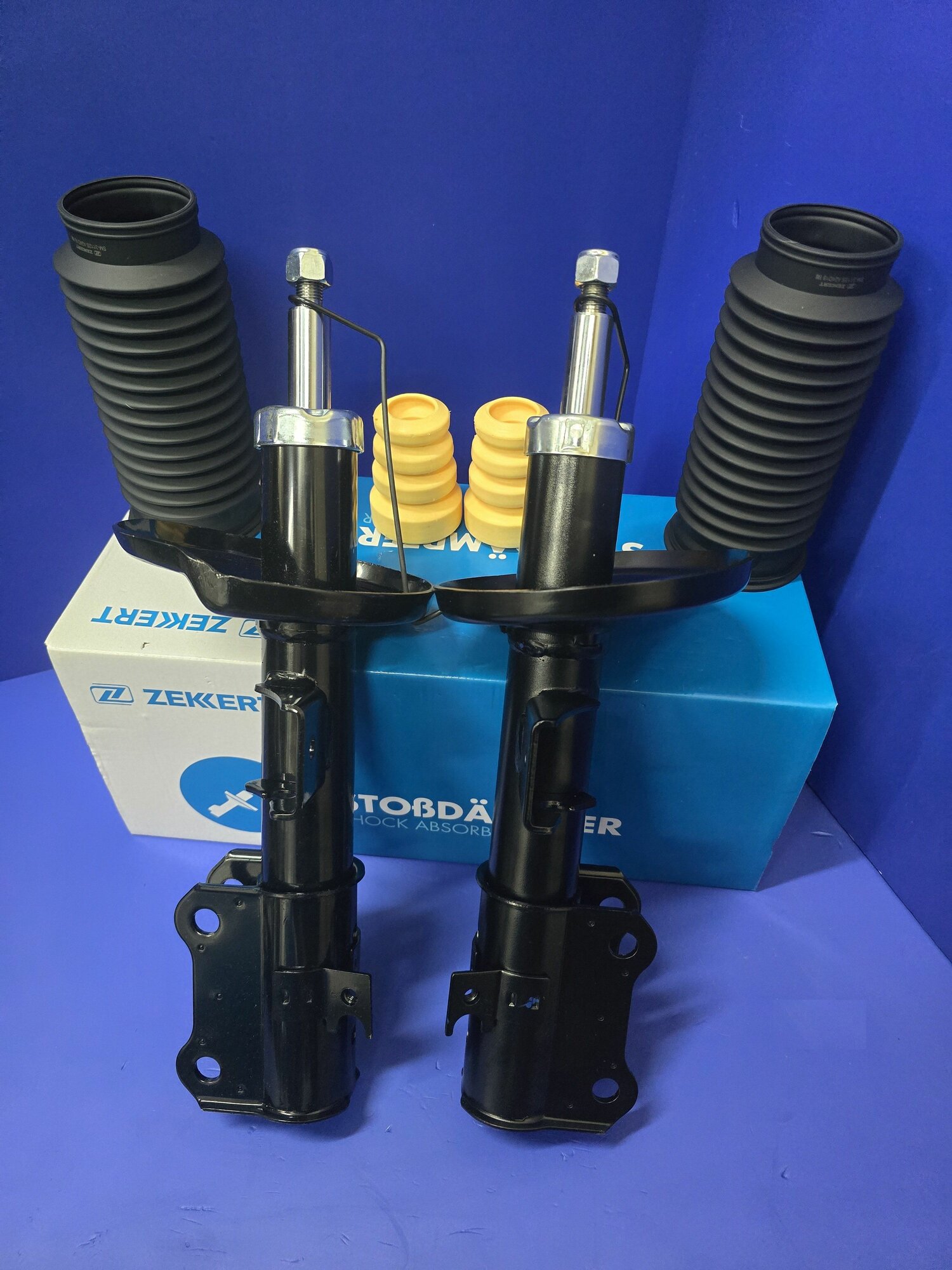 Пара передних амортизаторов c пыльниками и отбойниками Zekkert Германия на Suzuki Grand Vitara 2006-2008гг, Стойки передние Сузуки Гранд Витара ( Амортизатор, стойка )