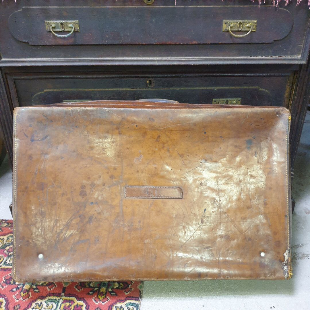 Чемодан London Asprey 78х48 см, натуральная кожа, нет застежек. Винтаж.