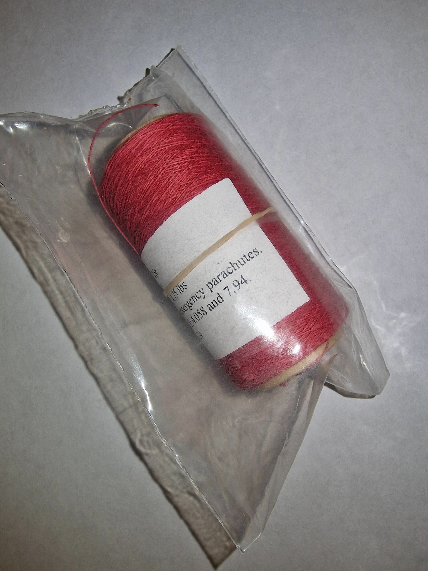 Нить контровочная, парашютная (красная)