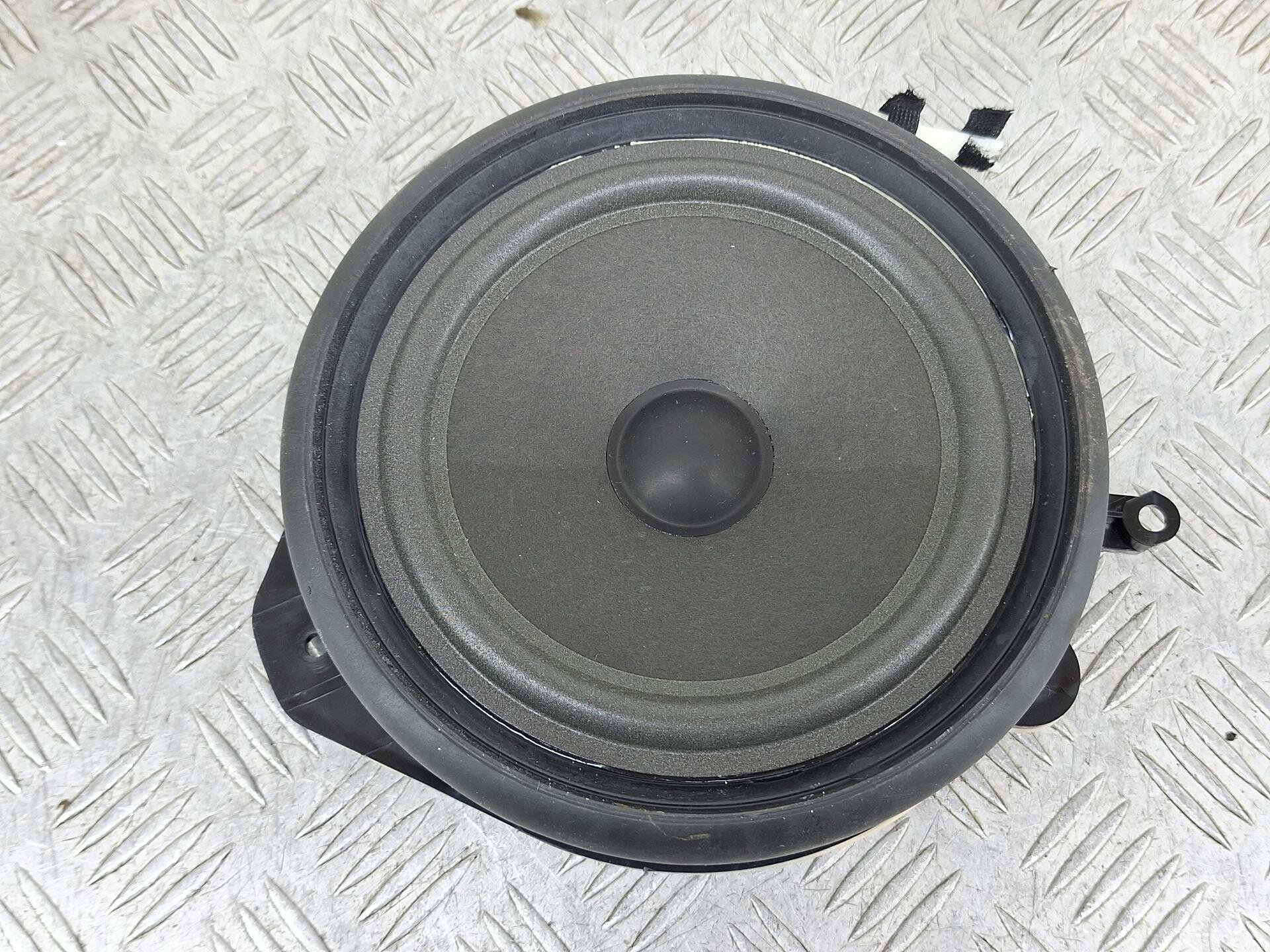 Динамик двери задней левой Audi A4 B7 2006 8E0035411